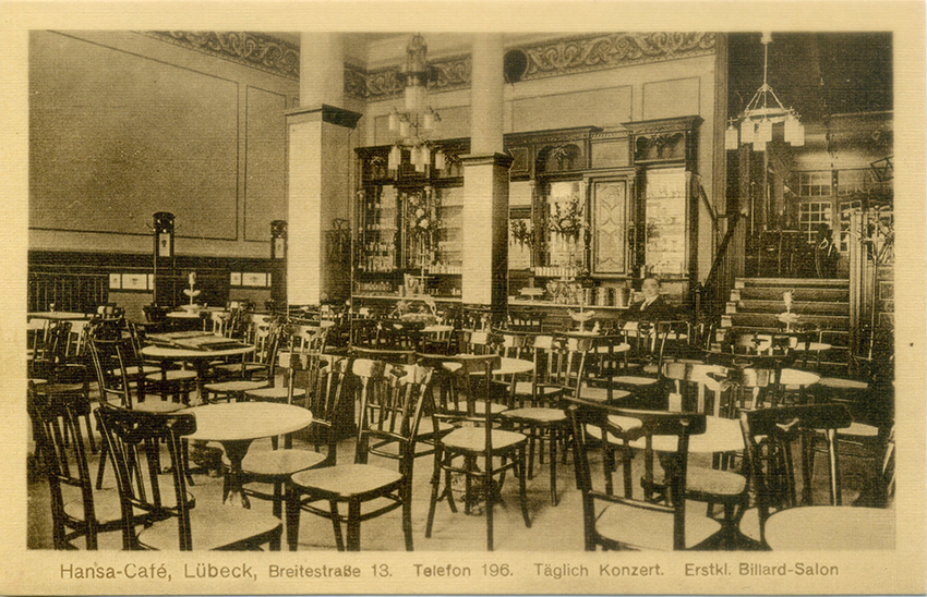 Lübeck: cinco sillas diferentes en el «Hansa Café». – Mueble de Viena